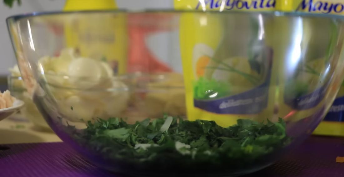 Kako napraviti mimoza salatu koja će oduševiti svakog gosta!