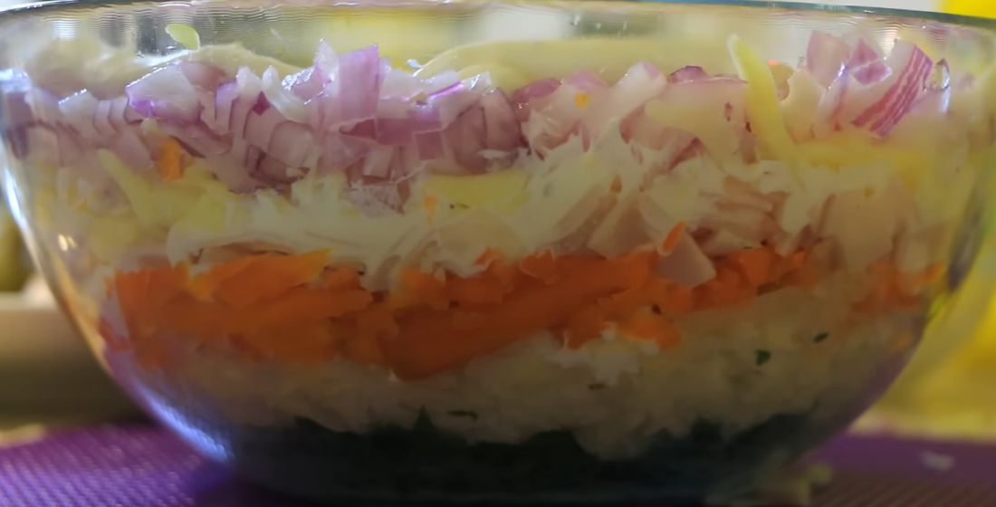 Kako napraviti mimoza salatu koja će oduševiti svakog gosta!