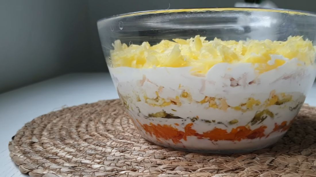 Kako napraviti mimoza salatu koja će oduševiti svakog gosta!